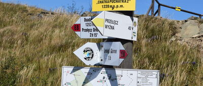 Schron turystyczny BdPN Chatka Puchatka - mapa szlaków turystycznych ...